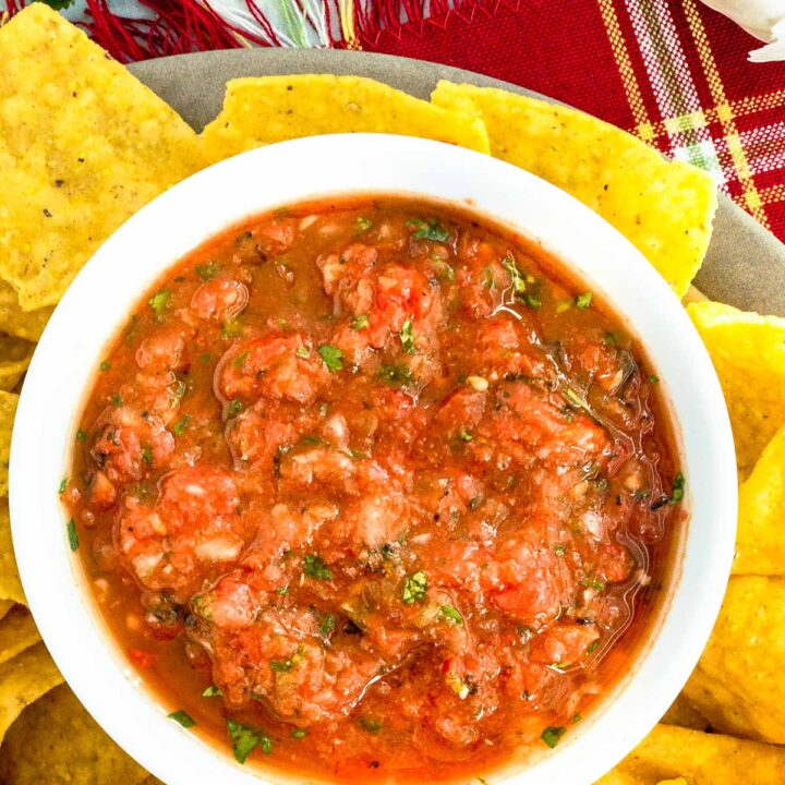 How to make Restaurant-Style Salsa in 5 Minutes - Gitta's Kitchen