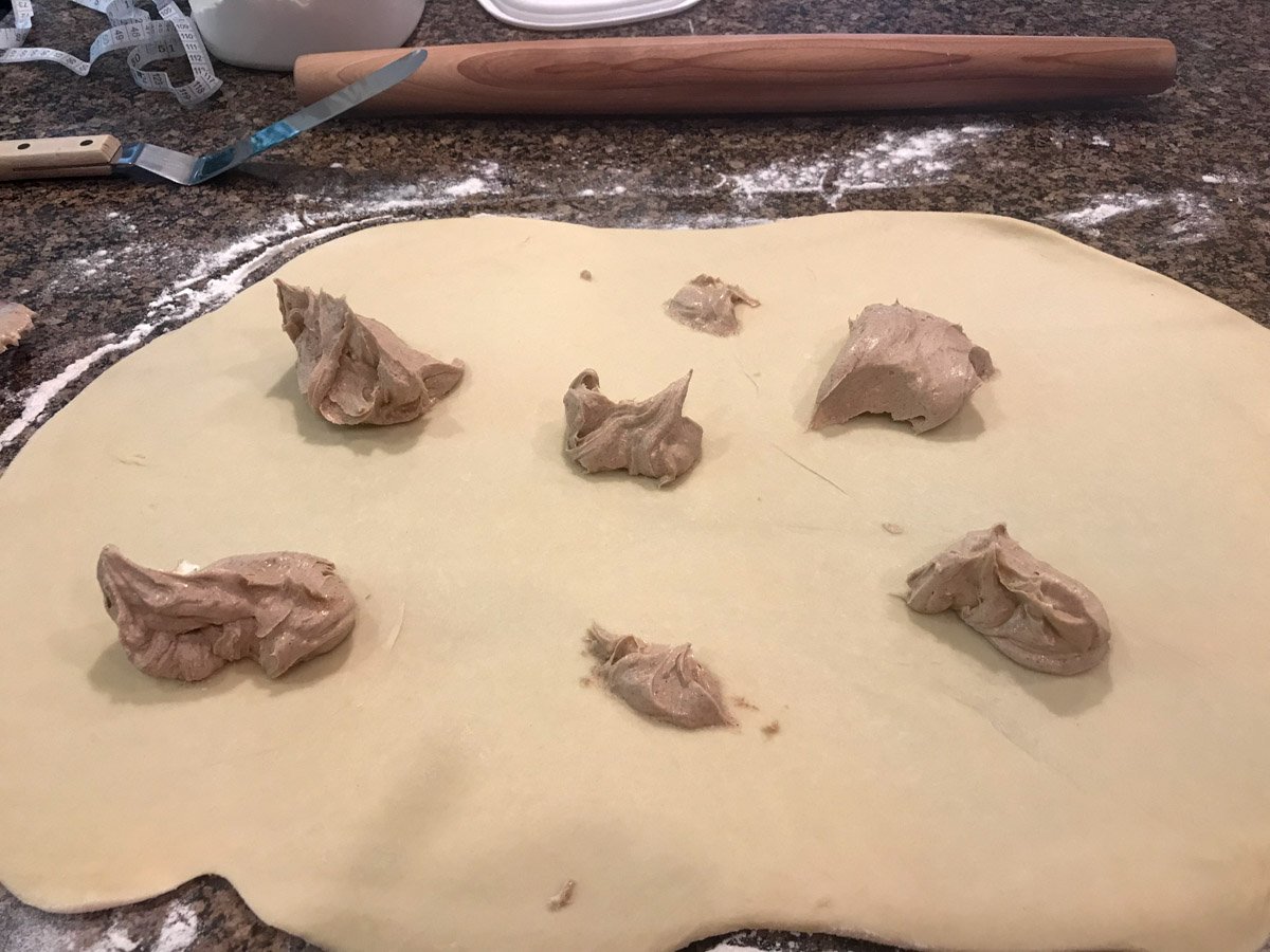 King Cake with Pecan Praline Filling - Gitta's Kitchen